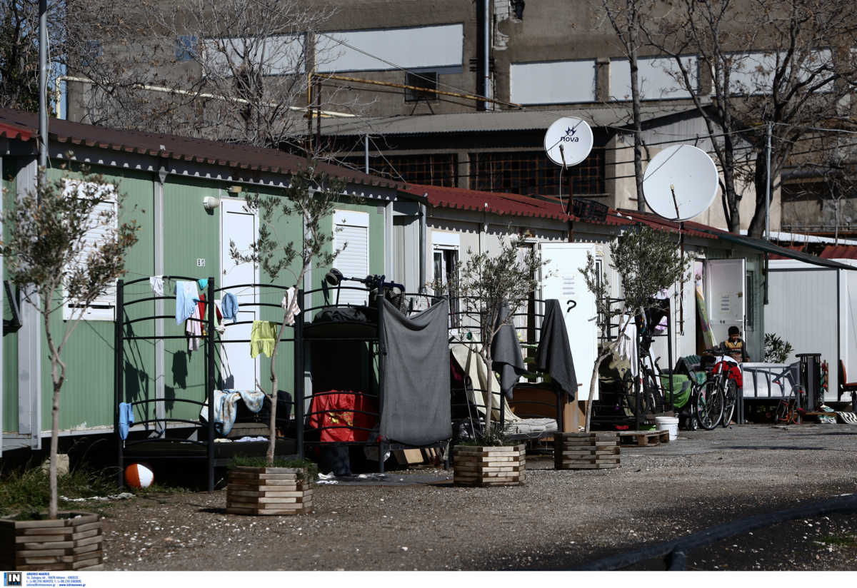 Εμβολιάζονται 10.000 πρόσφυγες που μένουν σε δομές φιλοξενίας στην ...